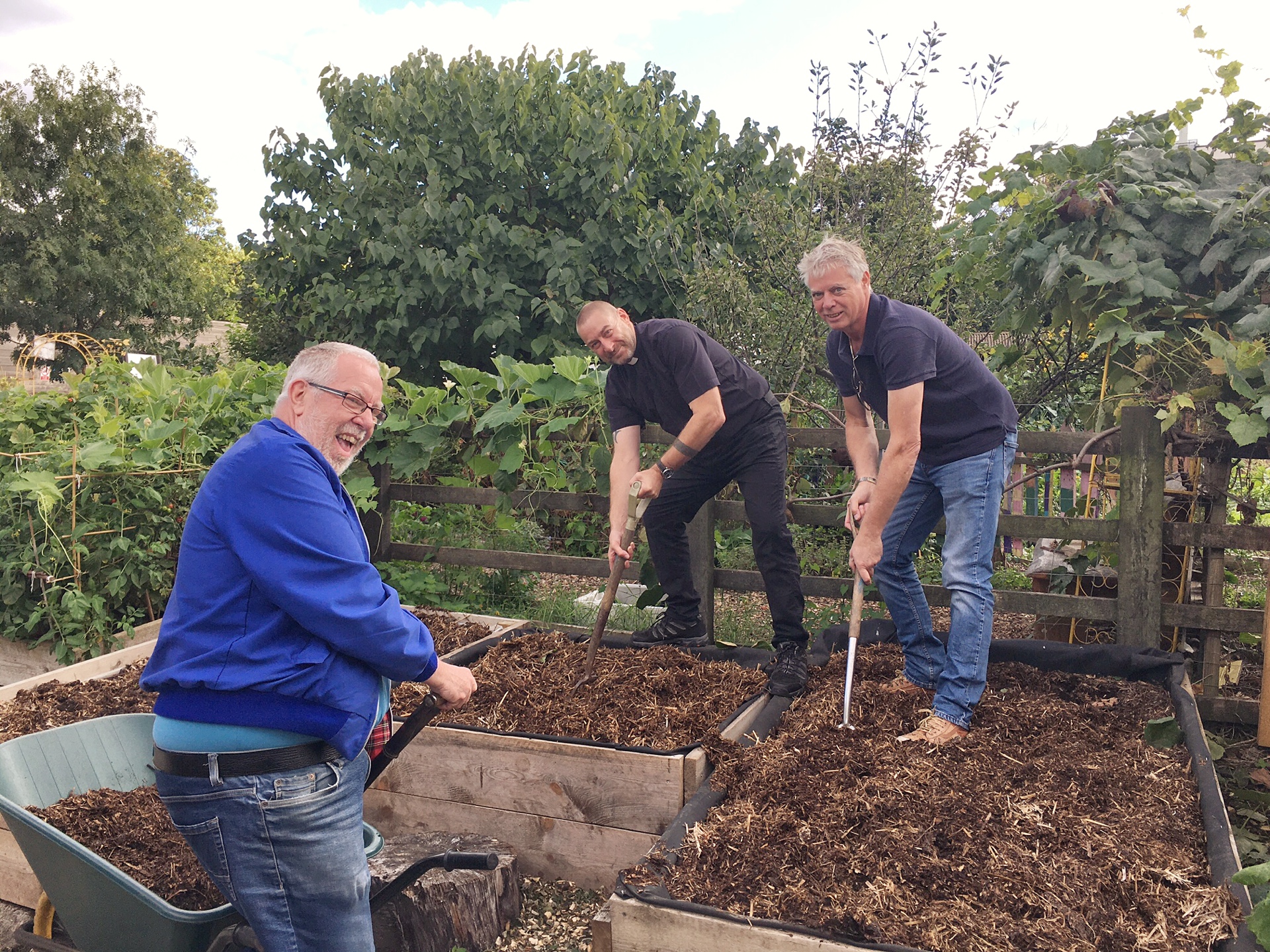 The Geezers visit their new allotment at Stepney City Farm – Our Bow